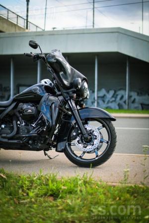 Harley-Davidson FLHTCU 2010 in Riga, with an engine capacity of 1.59 L and mileage of 0 thousand km for 14000 €, photo 3 on AUTOMOTO.COM.LV