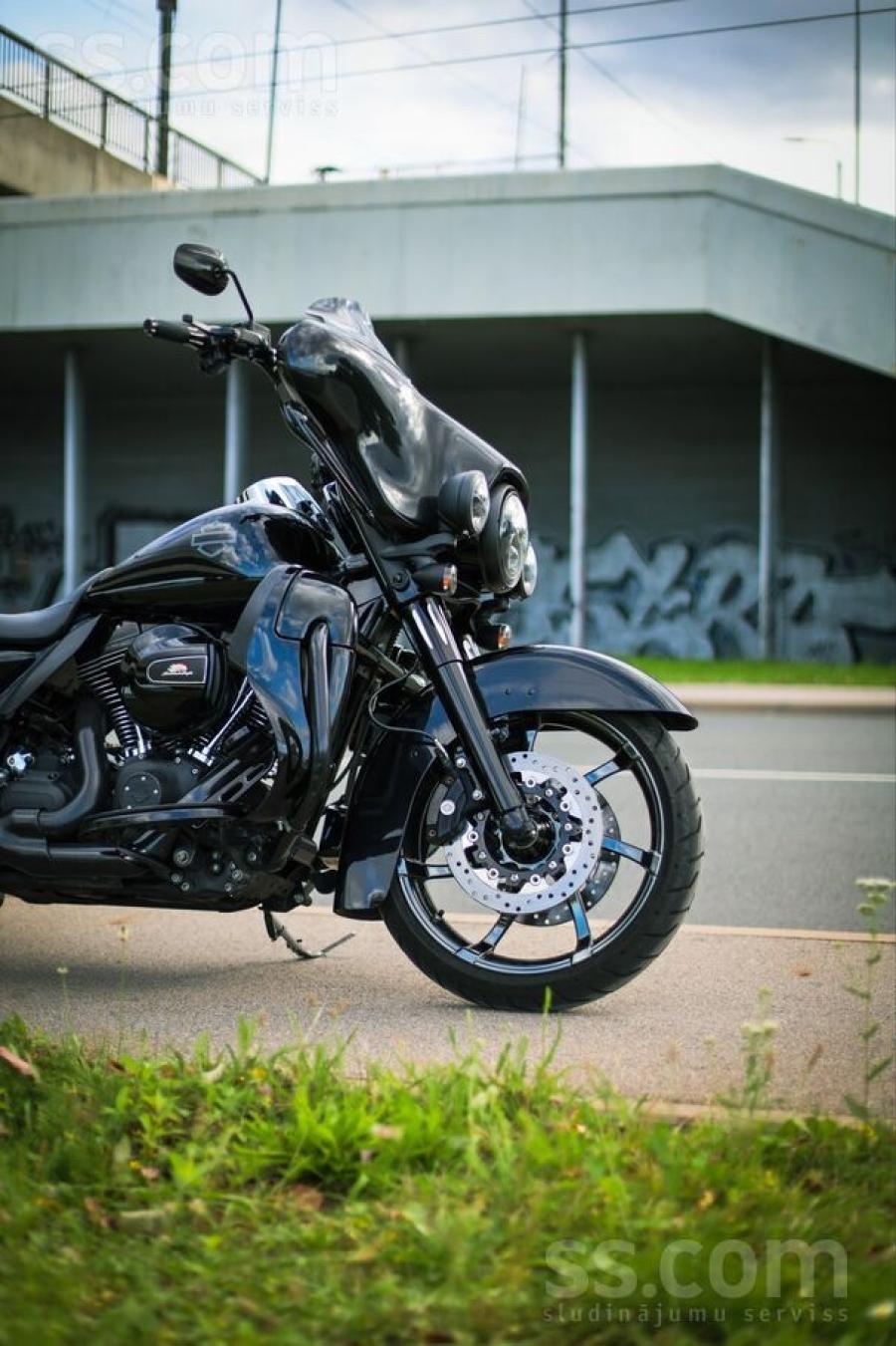 Harley-Davidson FLHTCU 2010 in Riga, with an engine capacity of 1.59 L and mileage of 0 thousand km for 14000 €, photo 3 on AUTOMOTO.COM.LV