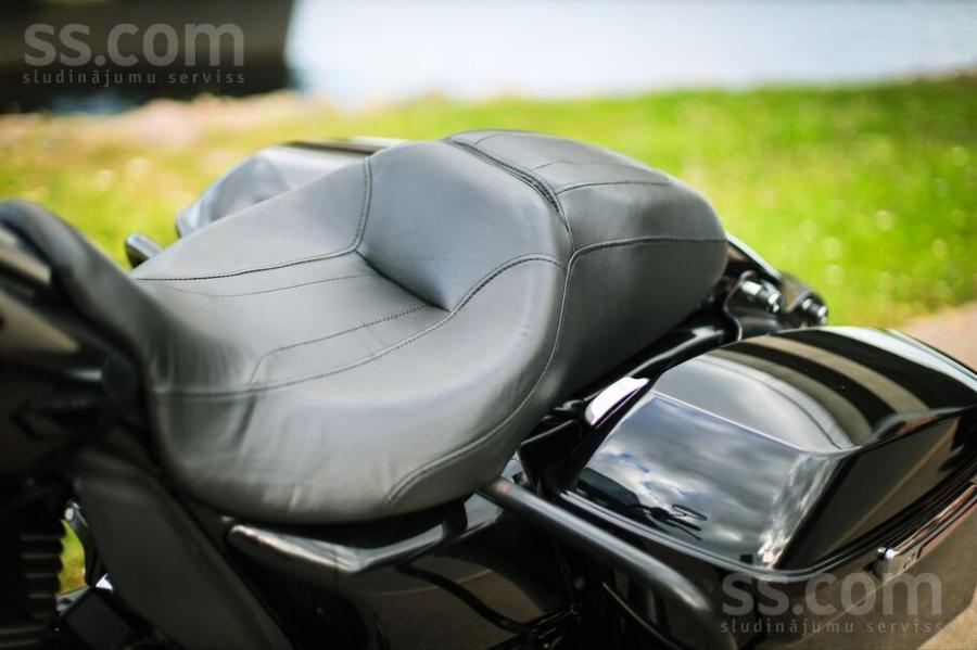 Harley-Davidson FLHTCU 2010 in Riga, with an engine capacity of 1.59 L and mileage of 0 thousand km for 14000 €, photo 4 on AUTOMOTO.COM.LV