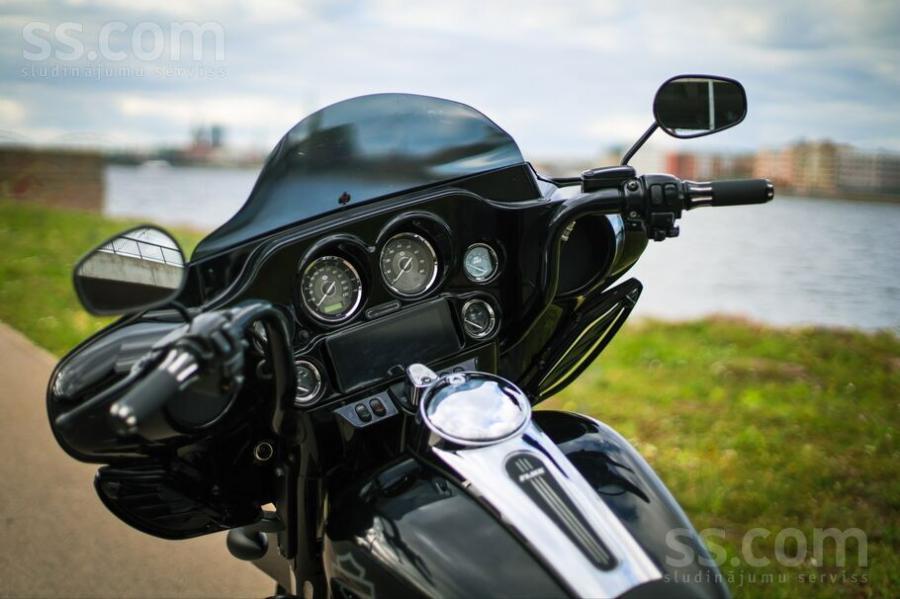 Harley-Davidson FLHTCU 2010 in Riga, with an engine capacity of 1.59 L and mileage of 0 thousand km for 14000 €, photo 5 on AUTOMOTO.COM.LV