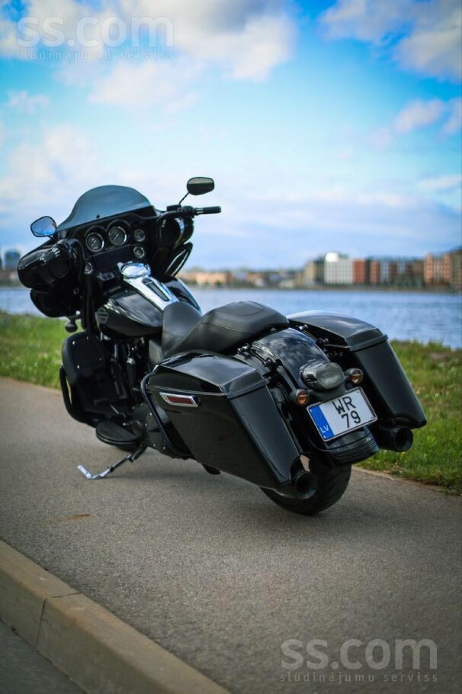 Harley-Davidson FLHTCU 2010 in Riga, with an engine capacity of 1.59 L and mileage of 0 thousand km for 14000 €, photo 6 on AUTOMOTO.COM.LV