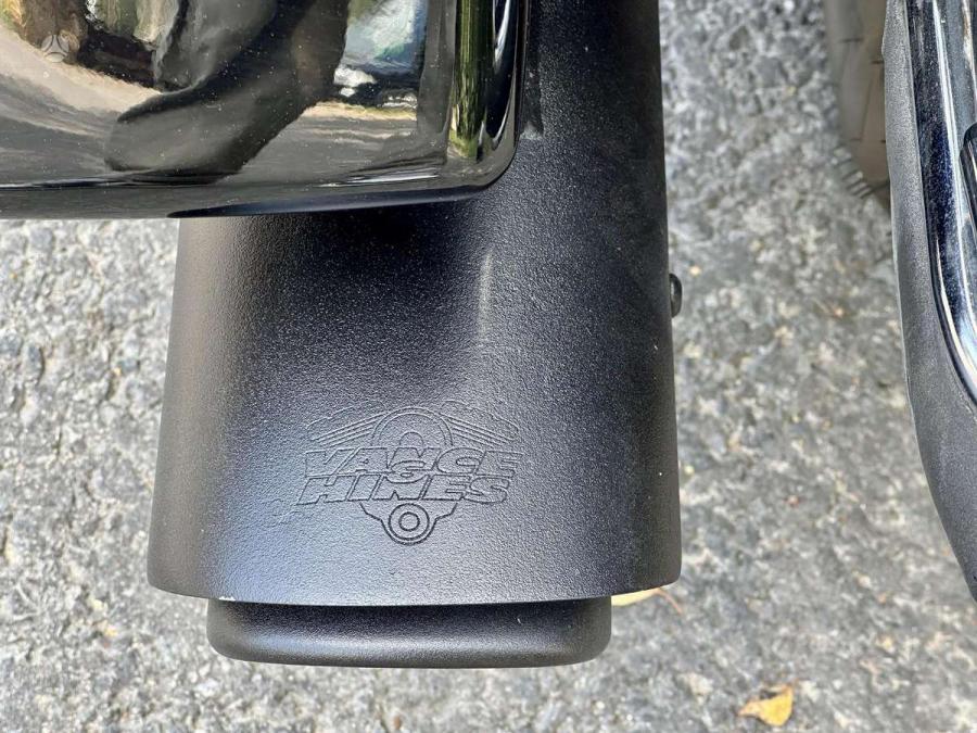 Black Harley-Davidson Flhtcui 2004 in Vilnius, with an engine capacity of 1.55 L and mileage of 55 thousand km for 5250 €, photo 9 on AUTOMOTO.COM.LV