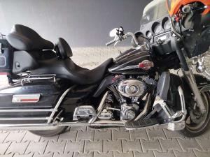 Black Harley-Davidson Flhtcui 2007 in Vilnius, with an engine capacity of 1.58 L and mileage of 80 thousand km for 7000 €, photo  on AUTOMOTO.COM.LV