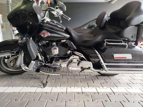Black Harley-Davidson Flhtcui 2007 in Vilnius, with an engine capacity of 1.58 L and mileage of 80 thousand km for 7000 €, photo 2 on AUTOMOTO.COM.LV