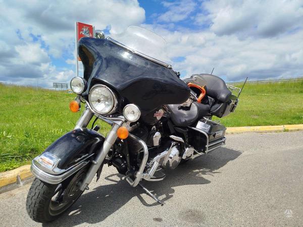 Black Harley-Davidson Flhtcui 2007 in Vilnius, with an engine capacity of 1.58 L and mileage of 80 thousand km for 7000 €, photo 3 on AUTOMOTO.COM.LV