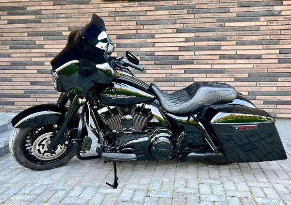 Black Harley-Davidson Flhtcui 2012 in Vilnius, with an engine capacity of 1.70 L and mileage of 35 thousand km for 8500 €, photo 8 on AUTOMOTO.COM.LV