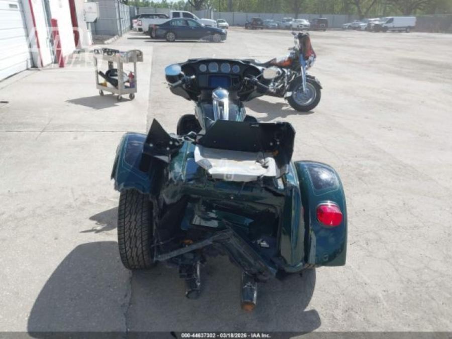 Zaļš Harley-Davidson Flhtcui 0 Klaipėda, ar dzinēja tilpumu 0.00 L un nobraukumu 0 tūkst. km par 8900 €, foto 7 vietnē AUTOMOTO.COM.LV