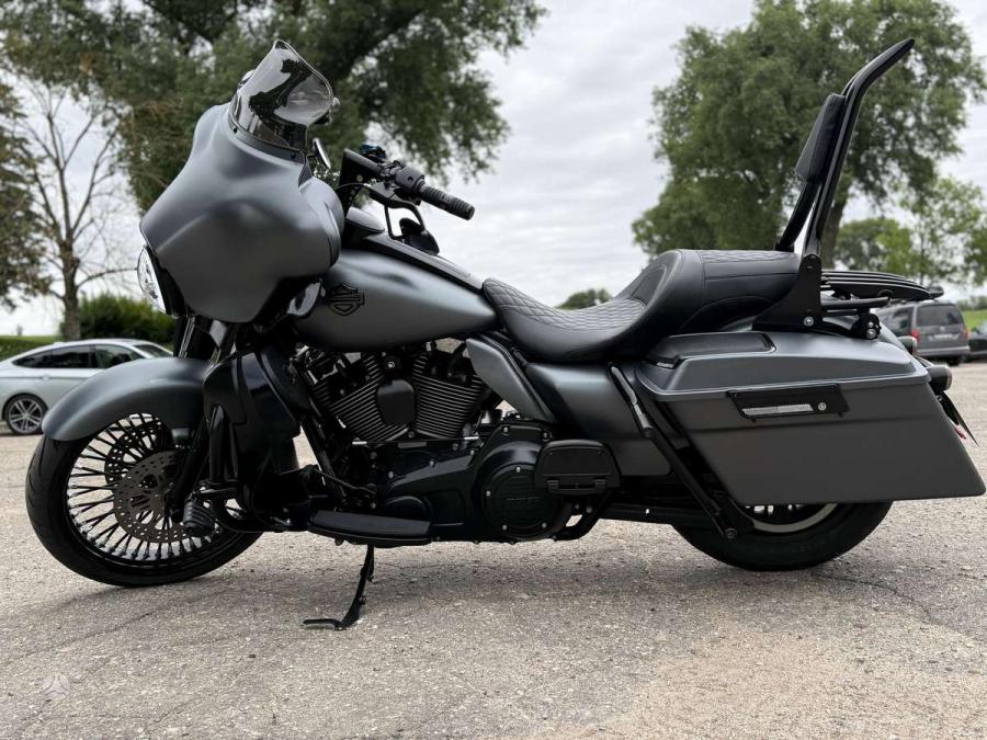 Grey Harley-Davidson Flhtcui 2013 in Kaunas, with an engine capacity of 1.69 L and mileage of 34 thousand km for 11200 €, photo 3 on AUTOMOTO.COM.LV