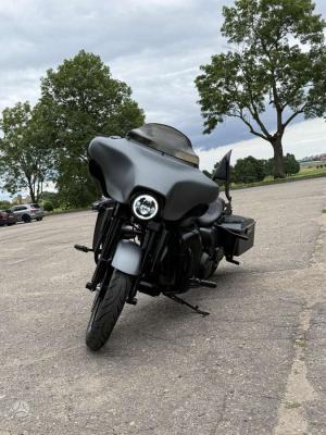 Grey Harley-Davidson Flhtcui 2013 in Kaunas, with an engine capacity of 1.69 L and mileage of 34 thousand km for 11200 €, photo 6 on AUTOMOTO.COM.LV