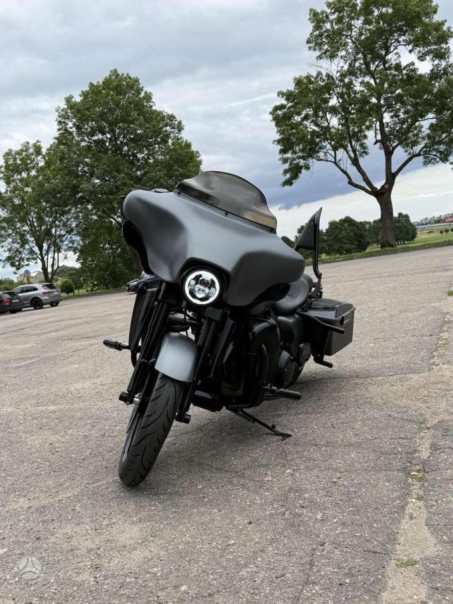 Grey Harley-Davidson Flhtcui 2013 in Kaunas, with an engine capacity of 1.69 L and mileage of 34 thousand km for 11200 €, photo 6 on AUTOMOTO.COM.LV