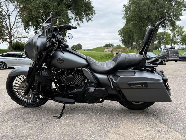 Grey Harley-Davidson Flhtcui 2013 in Kaunas, with an engine capacity of 1.69 L and mileage of 34 thousand km for 11200 €, photo 6 on AUTOMOTO.COM.LV