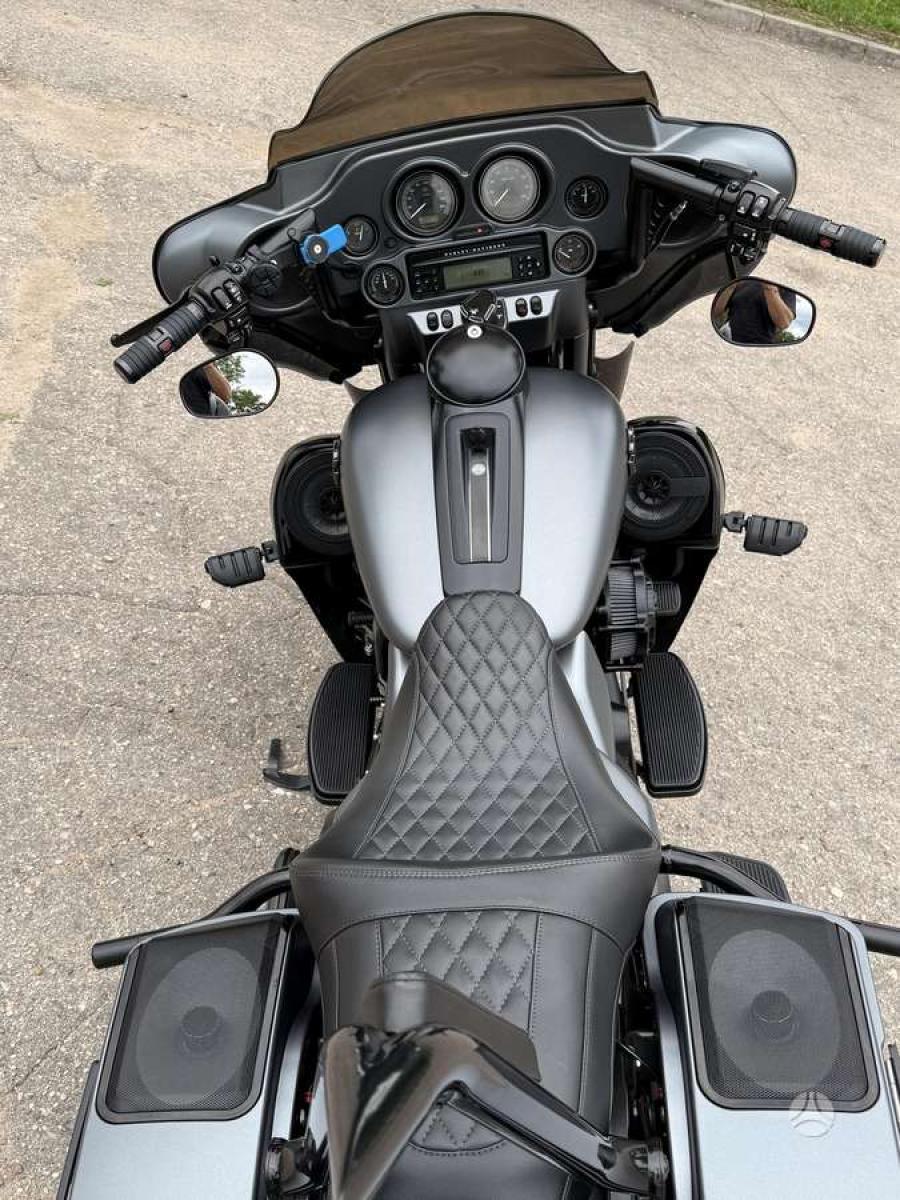 Grey Harley-Davidson Flhtcui 2013 in Kaunas, with an engine capacity of 1.69 L and mileage of 34 thousand km for 11200 €, photo 8 on AUTOMOTO.COM.LV