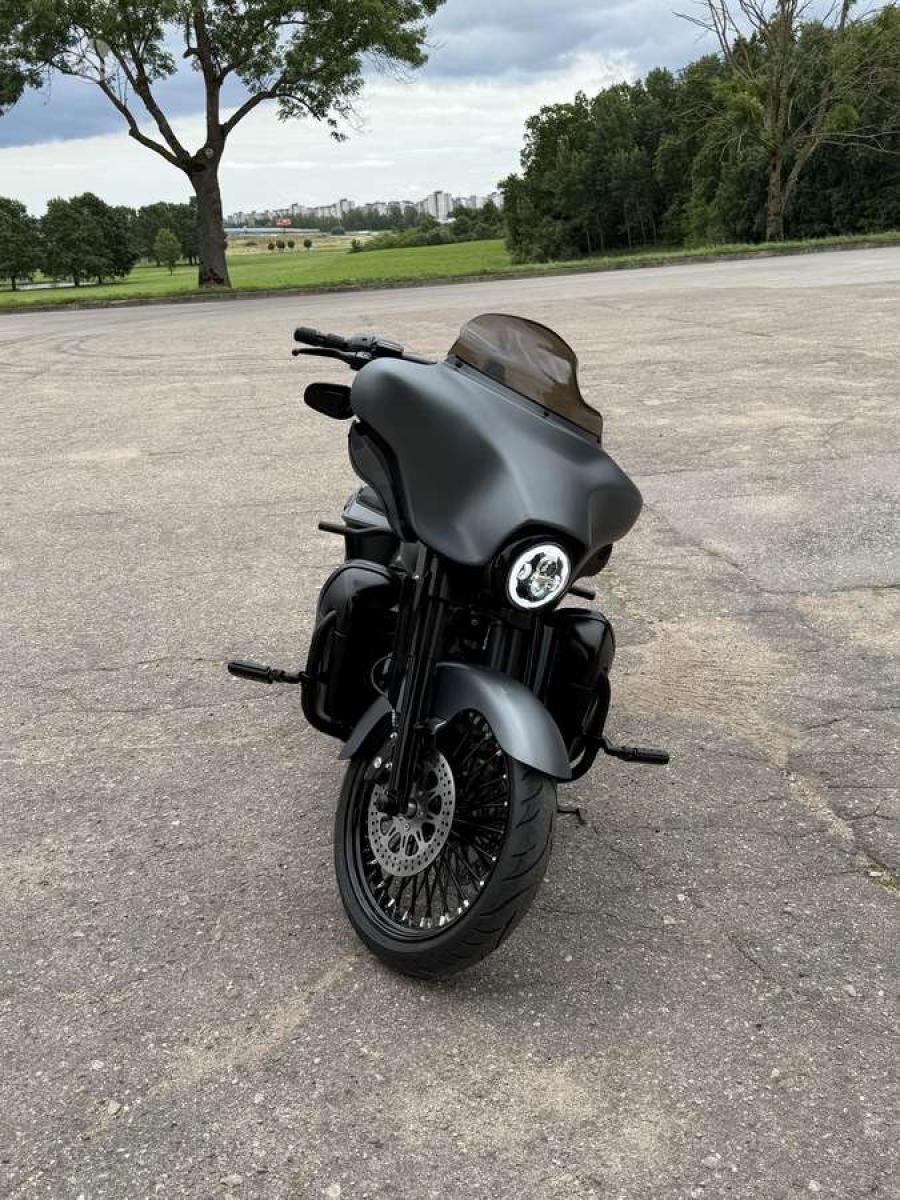Grey Harley-Davidson Flhtcui 2013 in Kaunas, with an engine capacity of 1.69 L and mileage of 34 thousand km for 11200 €, photo 13 on AUTOMOTO.COM.LV