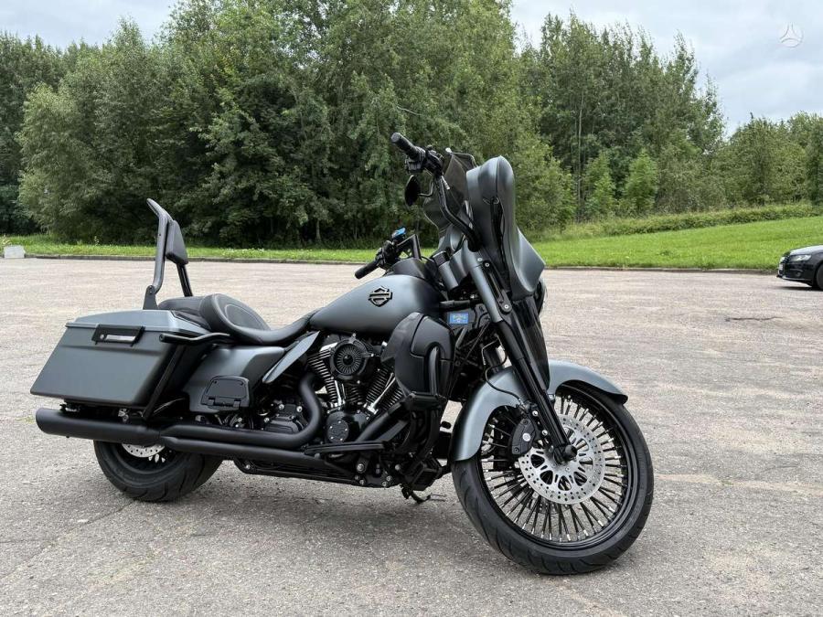 Grey Harley-Davidson Flhtcui 2013 in Kaunas, with an engine capacity of 1.69 L and mileage of 34 thousand km for 11200 €, photo 16 on AUTOMOTO.COM.LV