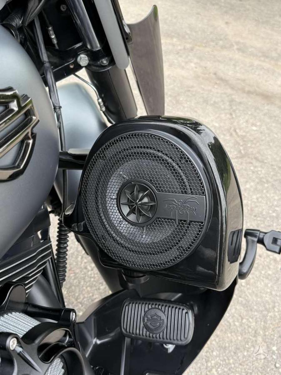 Grey Harley-Davidson Flhtcui 2013 in Kaunas, with an engine capacity of 1.69 L and mileage of 34 thousand km for 11200 €, photo 17 on AUTOMOTO.COM.LV