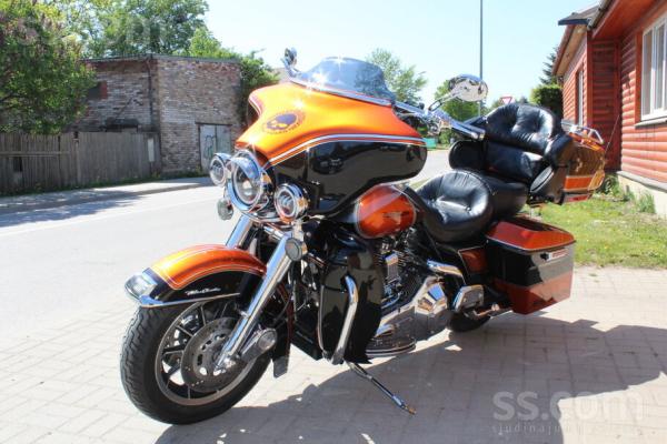 Harley-Davidson Flhtcui 1999 Liepāja, ar dzinēja tilpumu 1.45 L un nobraukumu 0 tūkst. km par 9990 €, foto 4 vietnē AUTOMOTO.COM.LV