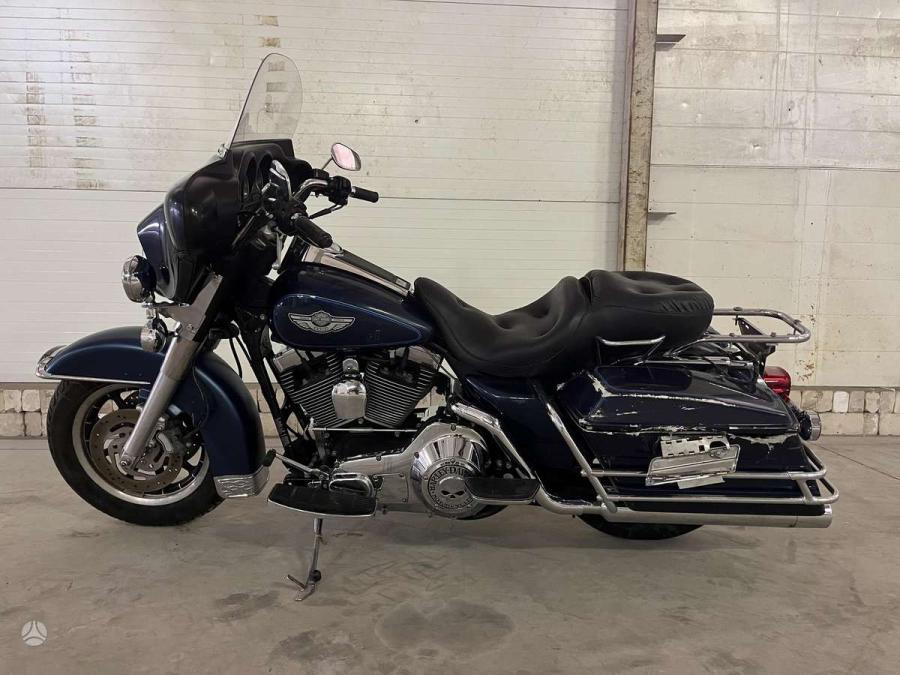 Harley-Davidson Flhtcui 2003 Šauļi, ar dzinēja tilpumu 1.45 L un nobraukumu 40 tūkst. km par 4625 €, foto 1 vietnē AUTOMOTO.COM.LV