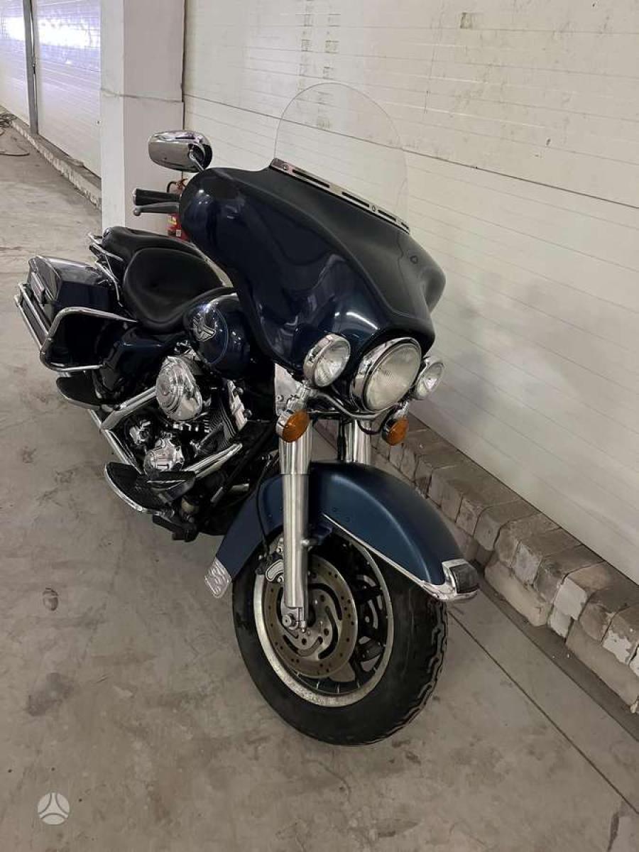 Harley-Davidson Flhtcui 2003 Šauļi, ar dzinēja tilpumu 1.45 L un nobraukumu 40 tūkst. km par 4625 €, foto 19 vietnē AUTOMOTO.COM.LV
