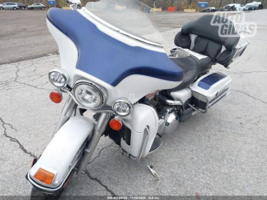 White Harley-Davidson Flhtcui 0 in Klaipeda, with an engine capacity of 0.00 L and mileage of 0 thousand km for 4200 €, photo 3 on AUTOMOTO.COM.LV