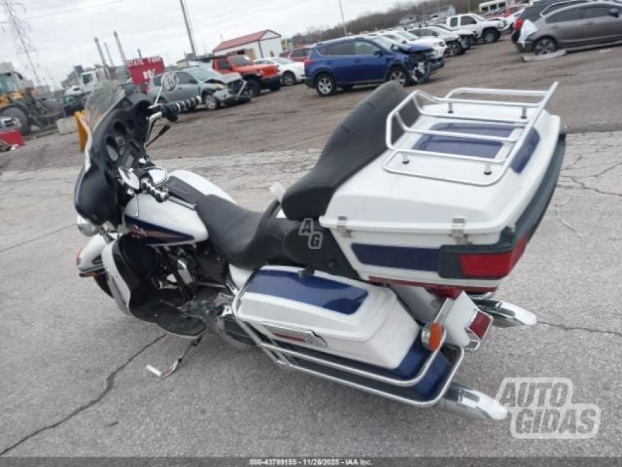 White Harley-Davidson Flhtcui 0 in Klaipeda, with an engine capacity of 0.00 L and mileage of 0 thousand km for 4200 €, photo 4 on AUTOMOTO.COM.LV