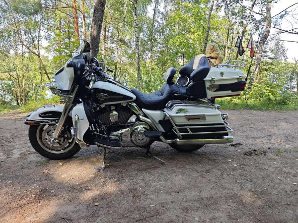 Balts Harley-Davidson Flhtcui 2008 Kėdainiai, ar dzinēja tilpumu 1.58 L un nobraukumu 67 tūkst. km par 5999 €, foto 1 vietnē AUTOMOTO.COM.LV