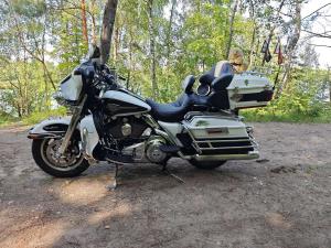 Balts Harley-Davidson Flhtcui 2008 Kėdainiai, ar dzinēja tilpumu 1.58 L un nobraukumu 67 tūkst. km par 5999 €, foto 1 vietnē AUTOMOTO.COM.LV