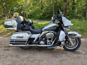 Balts Harley-Davidson Flhtcui 2008 Kėdainiai, ar dzinēja tilpumu 1.58 L un nobraukumu 67 tūkst. km par 5999 €, foto 4 vietnē AUTOMOTO.COM.LV