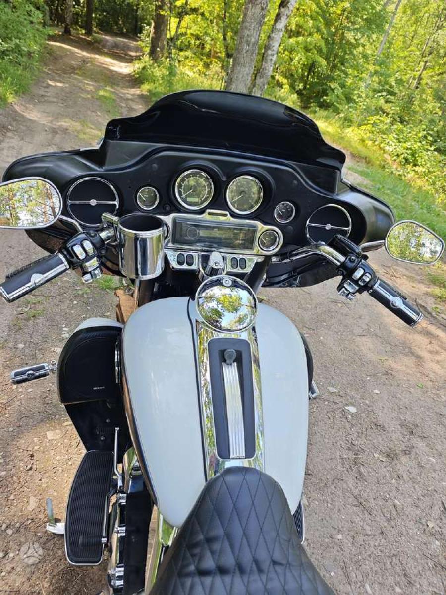 Balts Harley-Davidson Flhtcui 2008 Kėdainiai, ar dzinēja tilpumu 1.58 L un nobraukumu 67 tūkst. km par 5999 €, foto 6 vietnē AUTOMOTO.COM.LV