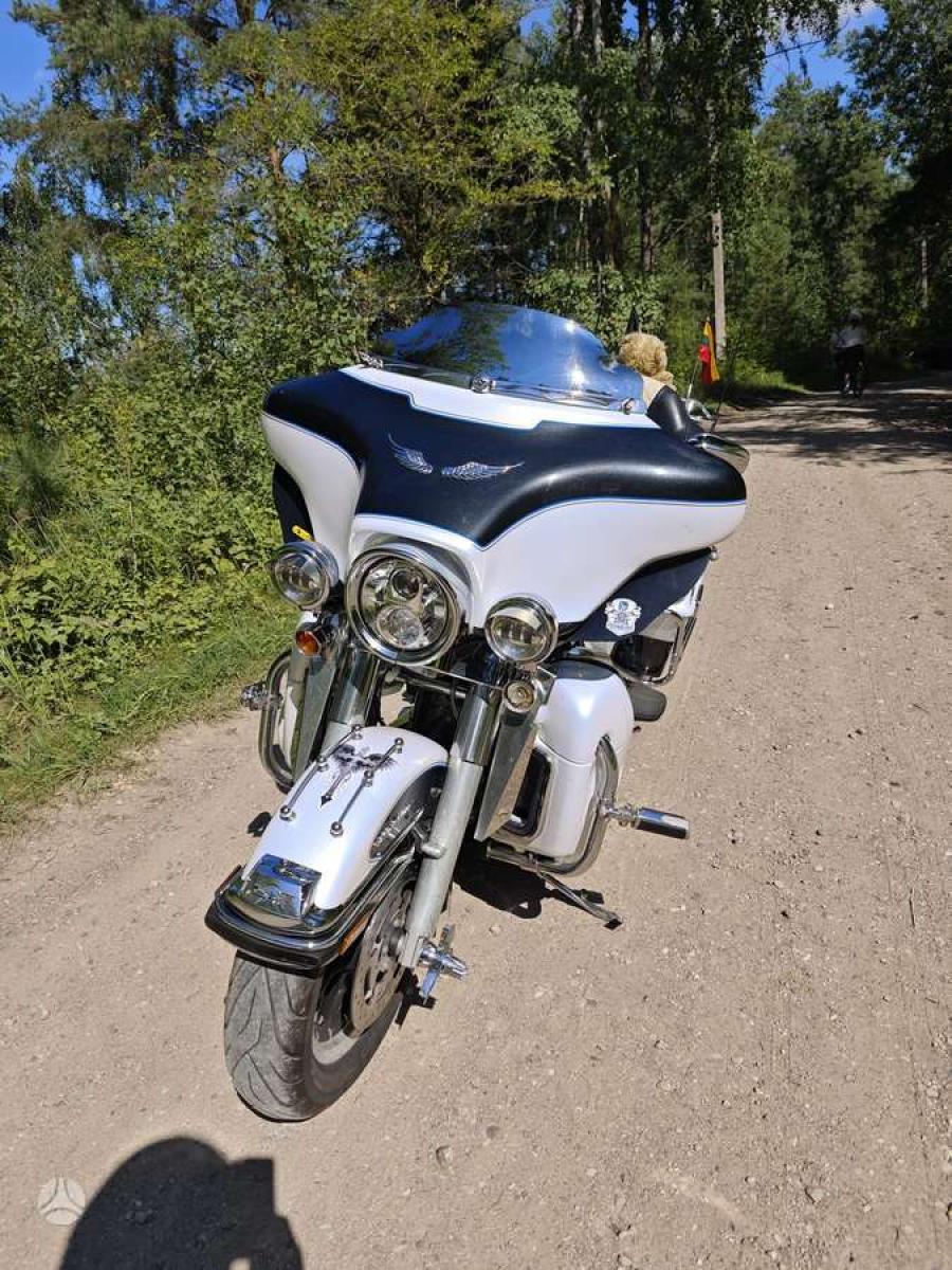 Balts Harley-Davidson Flhtcui 2008 Kėdainiai, ar dzinēja tilpumu 1.58 L un nobraukumu 67 tūkst. km par 5999 €, foto 13 vietnē AUTOMOTO.COM.LV