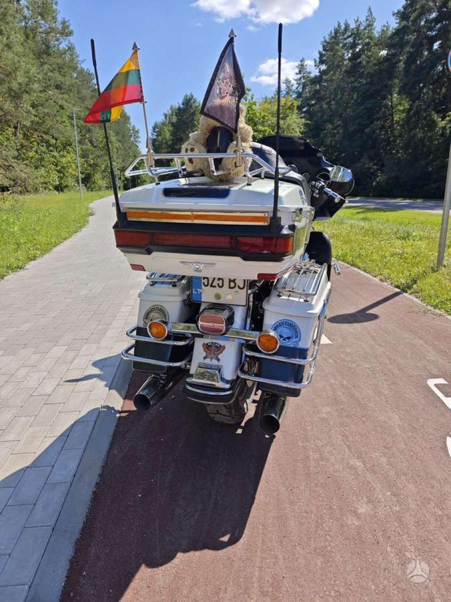 Balts Harley-Davidson Flhtcui 2008 Kėdainiai, ar dzinēja tilpumu 1.58 L un nobraukumu 67 tūkst. km par 5999 €, foto 17 vietnē AUTOMOTO.COM.LV
