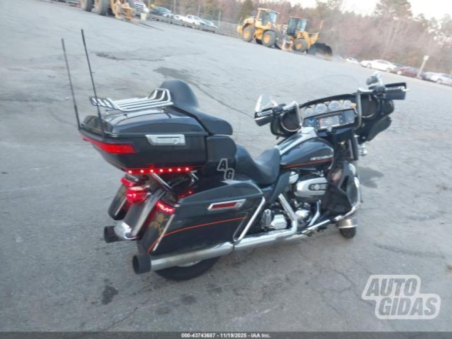 Black Harley-Davidson FLHTK 0 in Klaipeda, with an engine capacity of 0.00 L and mileage of 0 thousand km for 7400 €, photo 5 on AUTOMOTO.COM.LV