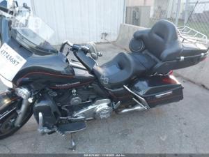 Black Harley-Davidson FLHTK 0 in Klaipeda, with an engine capacity of 0.00 L and mileage of 0 thousand km for 7400 €, photo 13 on AUTOMOTO.COM.LV