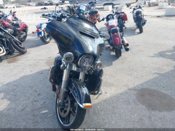 Black Harley-Davidson FLHTK 0 in Klaipeda, with an engine capacity of 0.00 L and mileage of 0 thousand km for 6500 €, photo 5 on AUTOMOTO.COM.LV
