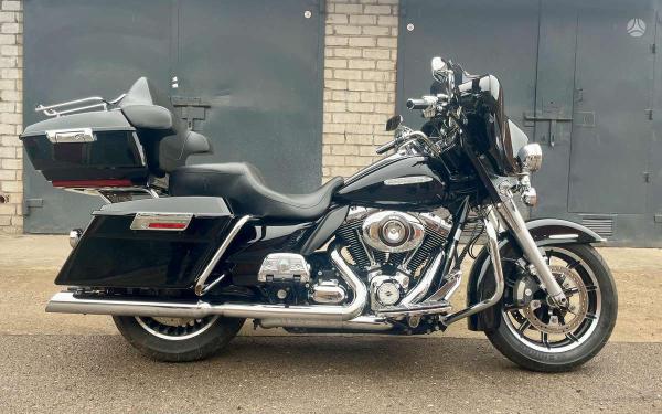 Black Harley-Davidson FLHTK 2010 in Kaunas, with an engine capacity of 1.69 L and mileage of 38 thousand km for 7800 €, photo 3 on AUTOMOTO.COM.LV