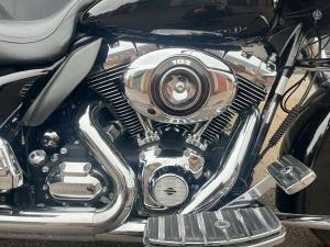 Black Harley-Davidson FLHTK 2010 in Kaunas, with an engine capacity of 1.69 L and mileage of 38 thousand km for 7800 €, photo 8 on AUTOMOTO.COM.LV