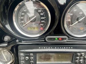 Black Harley-Davidson FLHTK 2010 in Kaunas, with an engine capacity of 1.69 L and mileage of 38 thousand km for 7800 €, photo 10 on AUTOMOTO.COM.LV