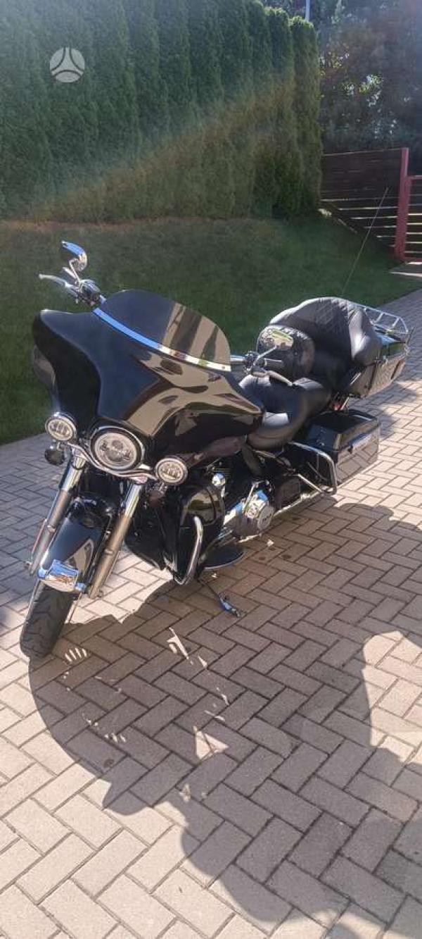 Melns Harley-Davidson FLHTK 2012 Viļņa, ar dzinēja tilpumu 1.69 L un nobraukumu 49 tūkst. km par 8400 €, foto 5 vietnē AUTOMOTO.COM.LV