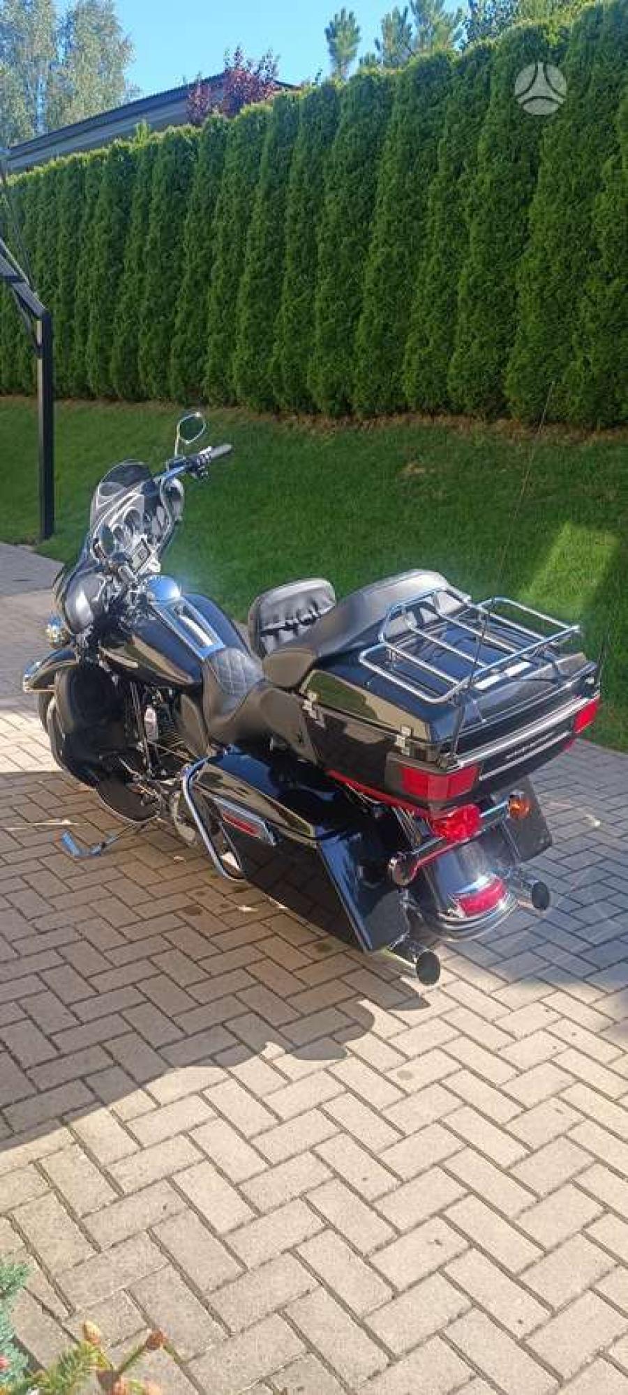 Black Harley-Davidson FLHTK 2012 in Vilnius, with an engine capacity of 1.69 L and mileage of 49 thousand km for 8400 €, photo 7 on AUTOMOTO.COM.LV