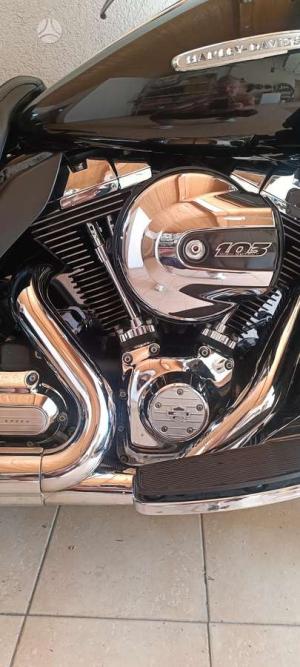 Black Harley-Davidson FLHTK 2012 in Vilnius, with an engine capacity of 1.69 L and mileage of 49 thousand km for 8400 €, photo 12 on AUTOMOTO.COM.LV