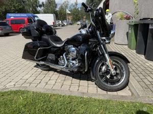 Melns Harley-Davidson FLHTK 2016 Kauņa, ar dzinēja tilpumu 1.69 L un nobraukumu 54 tūkst. km par 12500 €, foto 6 vietnē AUTOMOTO.COM.LV