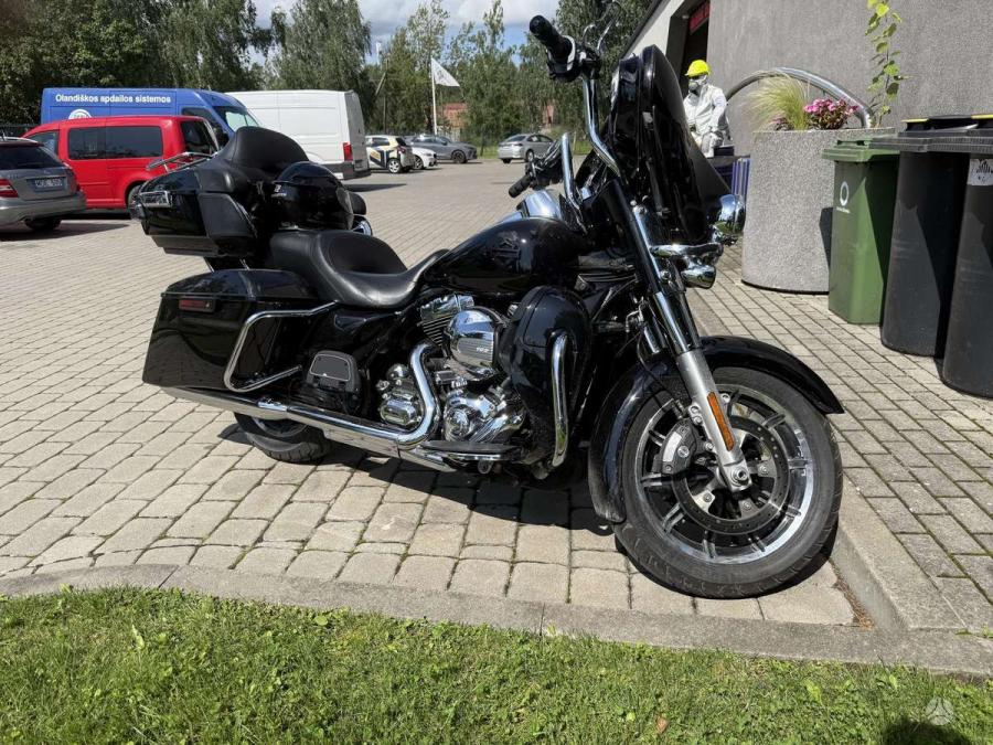 Melns Harley-Davidson FLHTK 2016 Kauņa, ar dzinēja tilpumu 1.69 L un nobraukumu 54 tūkst. km par 12500 €, foto 6 vietnē AUTOMOTO.COM.LV