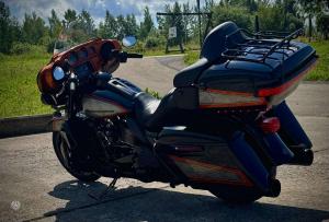 Black Harley-Davidson FLHTK 2020 in Riga, with an engine capacity of 1.87 L and mileage of 26 thousand km for 19900 €, photo 4 on AUTOMOTO.COM.LV