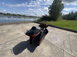 Black Harley-Davidson FLHTK 2020 in Riga, with an engine capacity of 1.87 L and mileage of 26 thousand km for 19900 €, photo 7 on AUTOMOTO.COM.LV