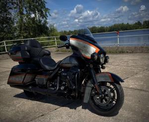 Black Harley-Davidson FLHTK 2020 in Riga, with an engine capacity of 1.87 L and mileage of 26 thousand km for 19900 €, photo 9 on AUTOMOTO.COM.LV