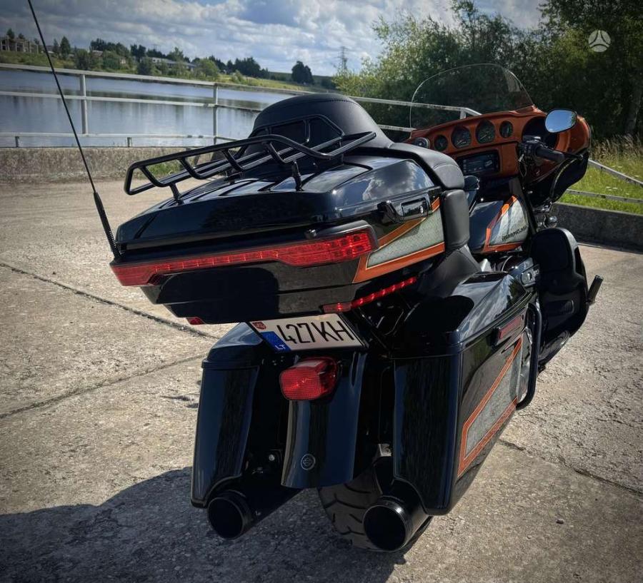 Black Harley-Davidson FLHTK 2020 in Riga, with an engine capacity of 1.87 L and mileage of 26 thousand km for 19900 €, photo 12 on AUTOMOTO.COM.LV