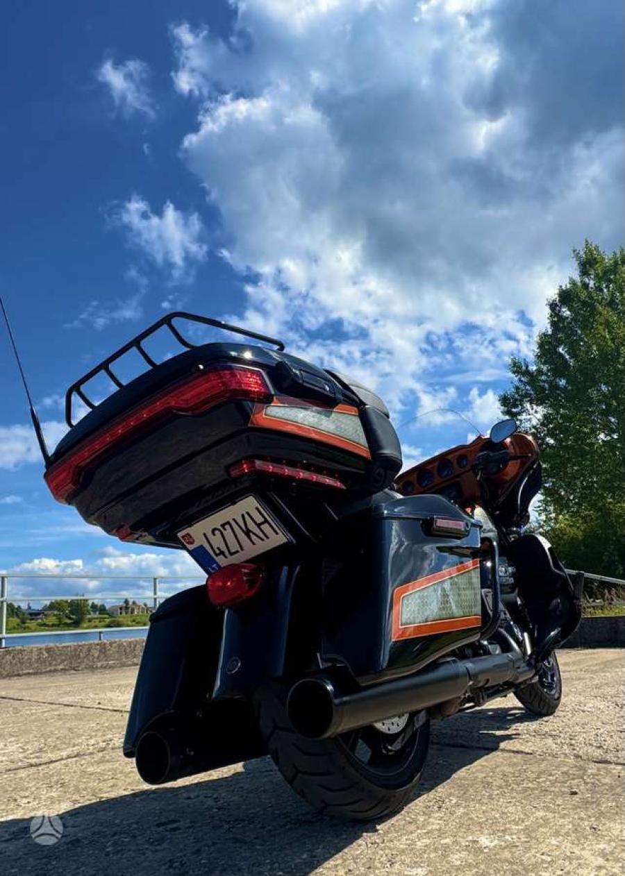 Black Harley-Davidson FLHTK 2020 in Riga, with an engine capacity of 1.87 L and mileage of 26 thousand km for 19900 €, photo 14 on AUTOMOTO.COM.LV