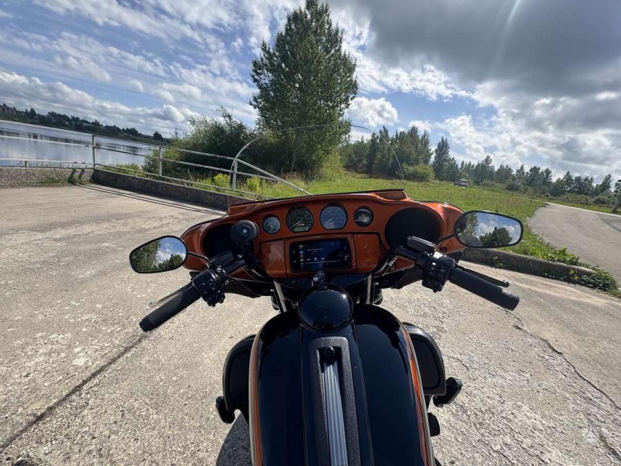 Black Harley-Davidson FLHTK 2020 in Riga, with an engine capacity of 1.87 L and mileage of 26 thousand km for 19900 €, photo 22 on AUTOMOTO.COM.LV