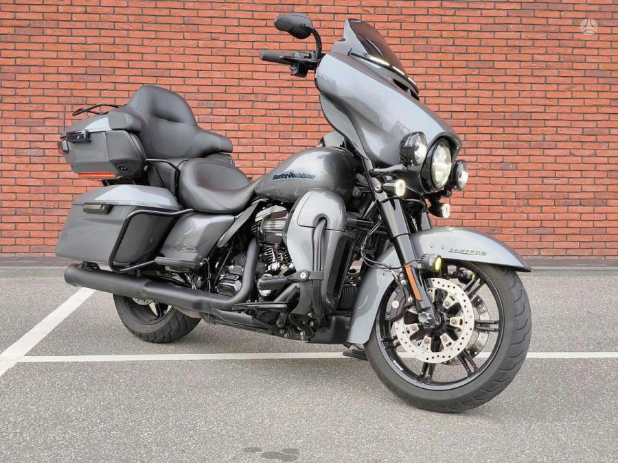 Grey Harley-Davidson FLHTK 2021 in Klaipeda, with an engine capacity of 1.87 L and mileage of 38 thousand km for 18999 €, photo 4 on AUTOMOTO.COM.LV