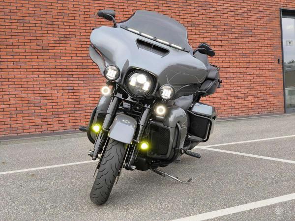 Grey Harley-Davidson FLHTK 2021 in Klaipeda, with an engine capacity of 1.87 L and mileage of 38 thousand km for 18999 €, photo 6 on AUTOMOTO.COM.LV