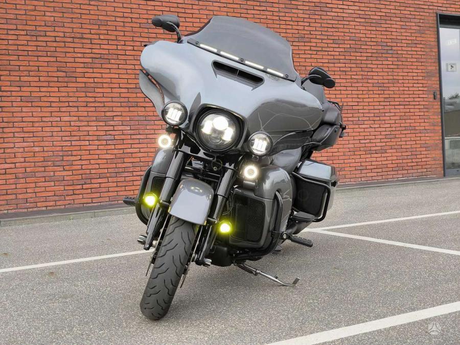 Grey Harley-Davidson FLHTK 2021 in Klaipeda, with an engine capacity of 1.87 L and mileage of 38 thousand km for 18999 €, photo 6 on AUTOMOTO.COM.LV